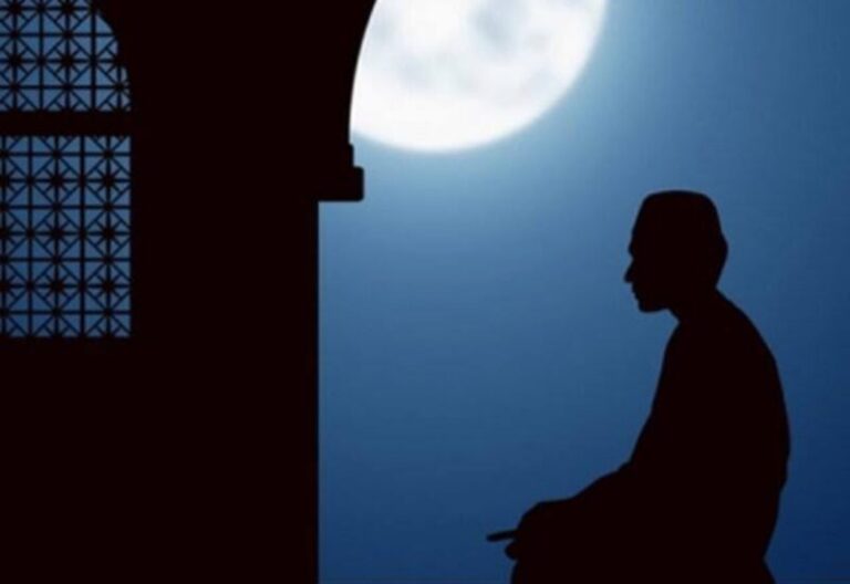 Shalat Sunnah Tahajud: Keutamaan dan Tata Cara Pelaksanaannya - Agama Islam